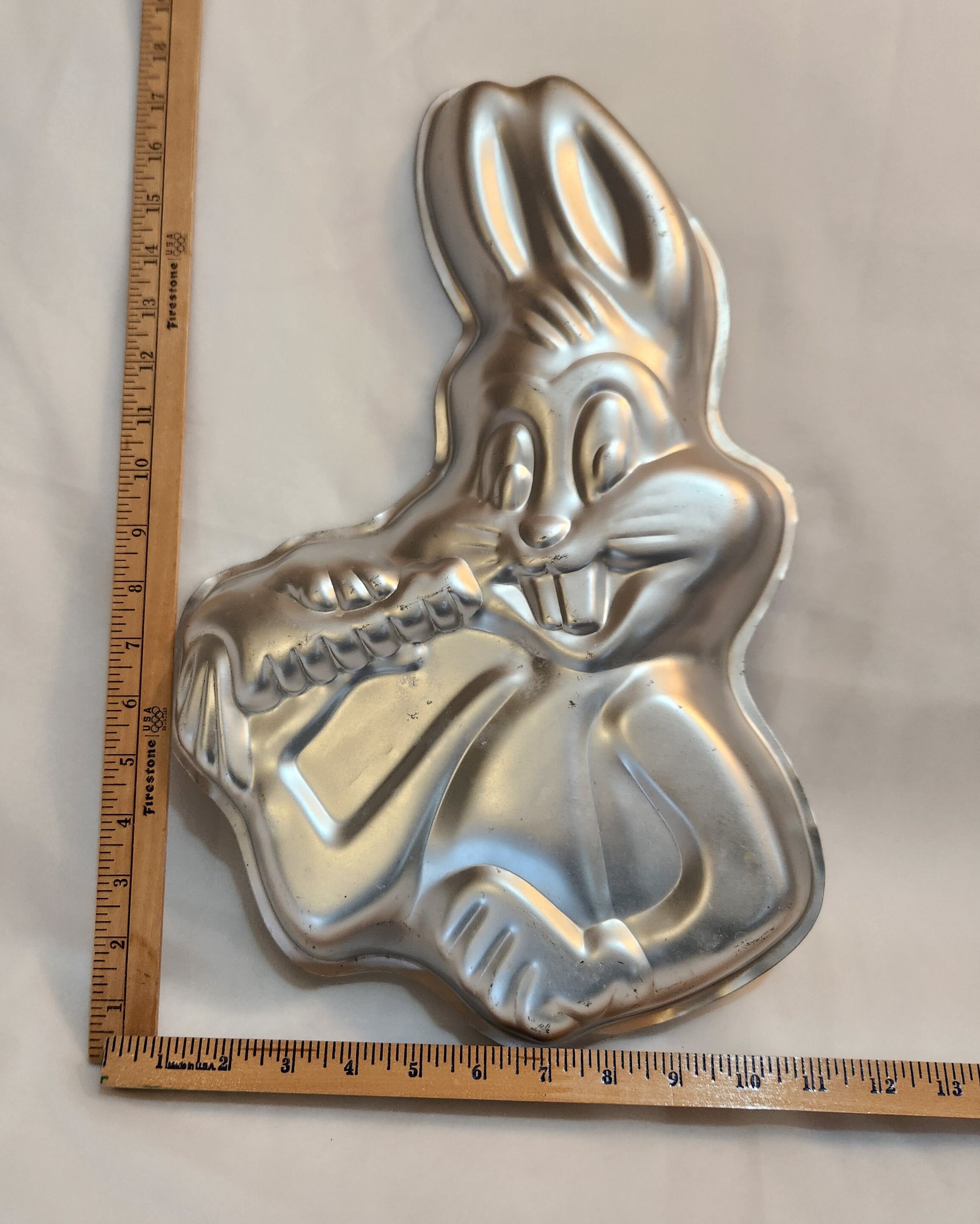 1978 Wilton Bugs Bunny Cake Pan Vintage Bakeware - Etsy