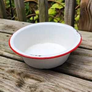 Enamel Ware Tub Basin Farm House Red Accent Trim Vintage Kitchen Decor ...