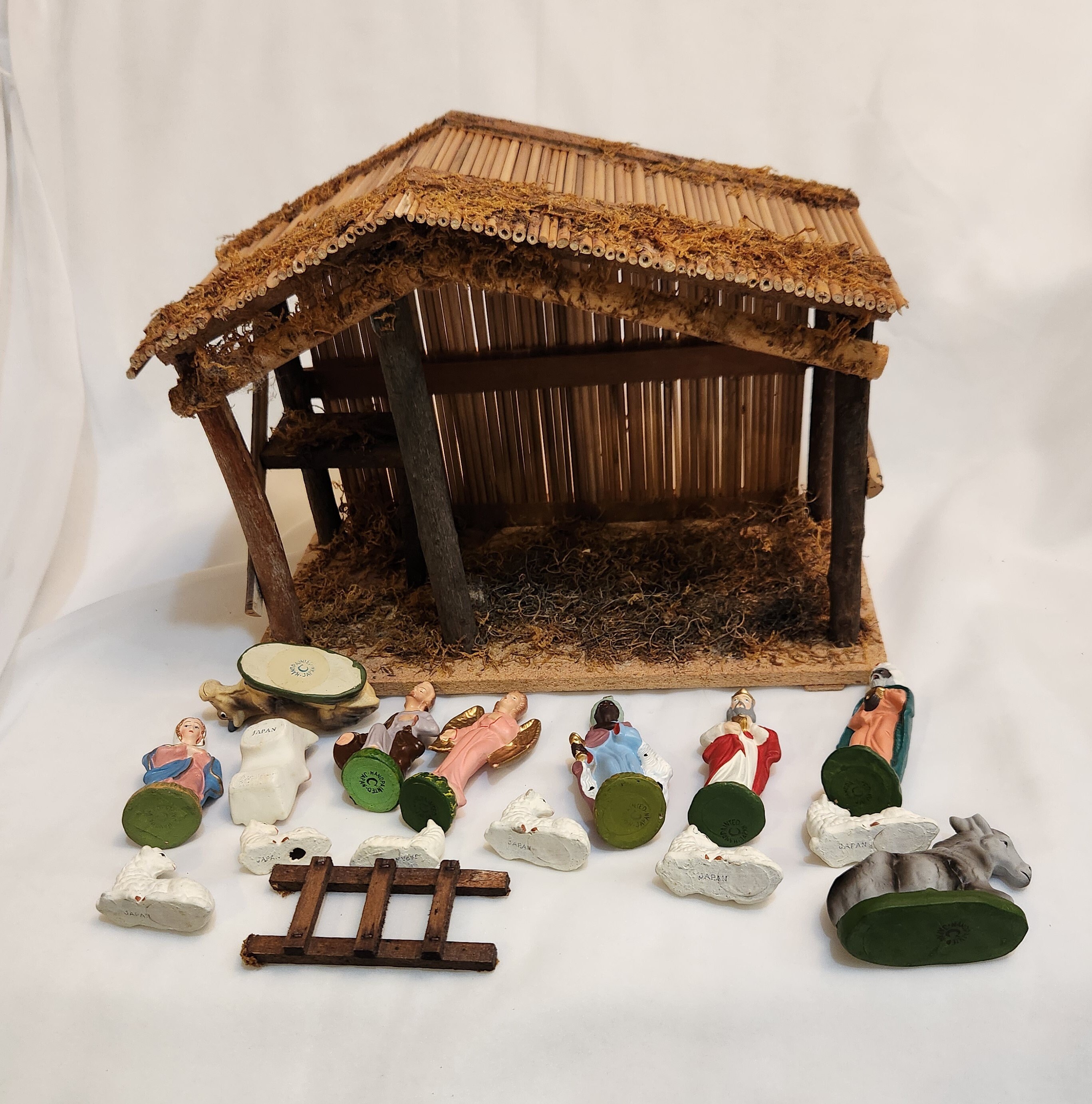 1983 Enesco Nativity Stable and 15 Figurines Hand Painted Japan Vintage ...