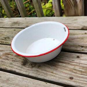 Enamel Ware Tub Basin Farm House Red Accent Trim Vintage Kitchen Decor ...