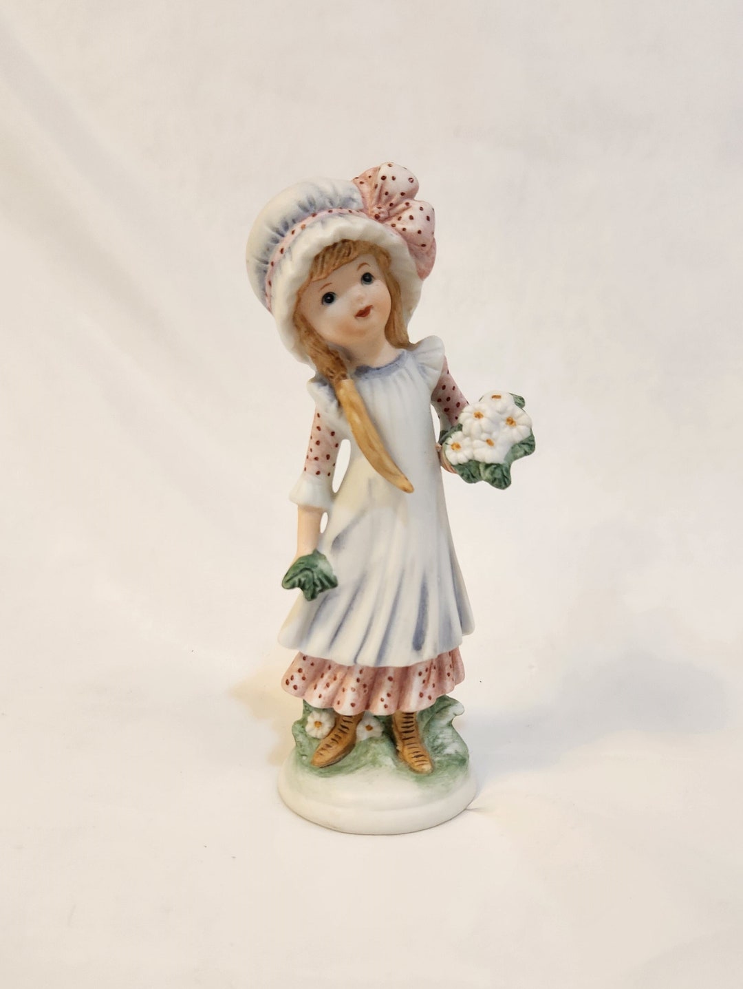 Lefton Figurine Girl Wearing Bonnet Carrying Bouquet of Flowers Vintage ...