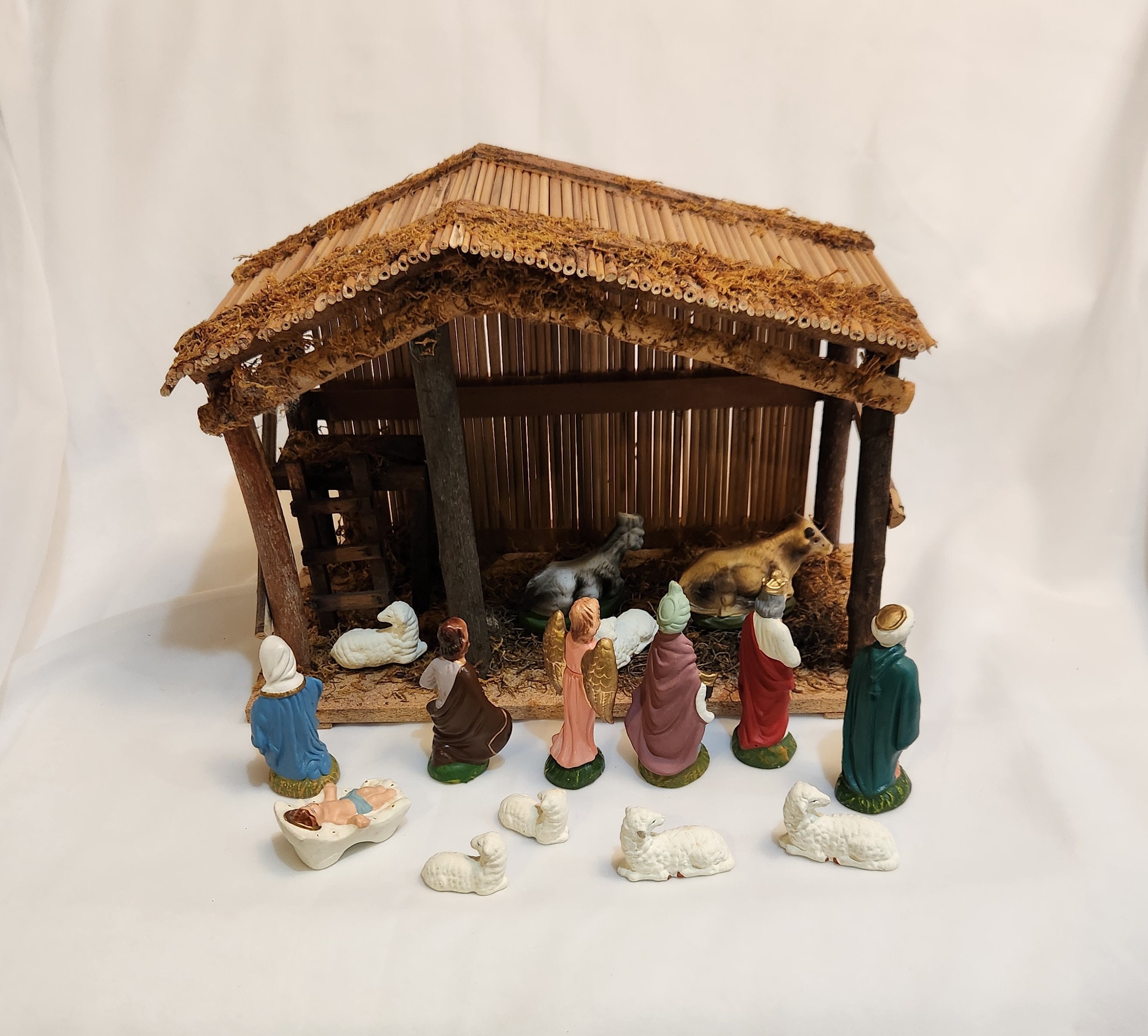 1983 Enesco Nativity Stable and 15 Figurines Hand Painted Japan Vintage ...