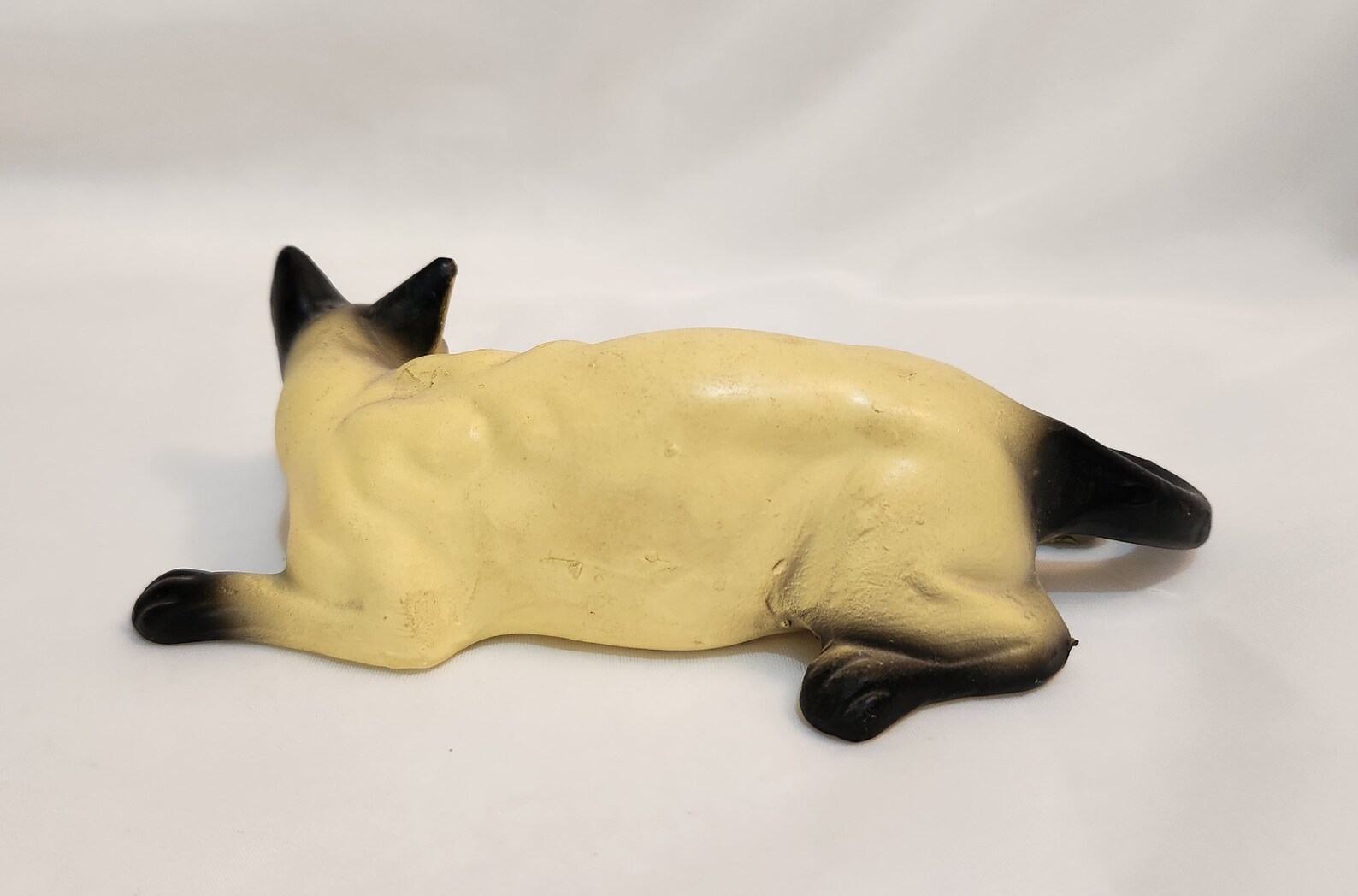 Vintage Lego Japan Siamese Cat Lounging Shelf Sitter Bisque Figurine ...