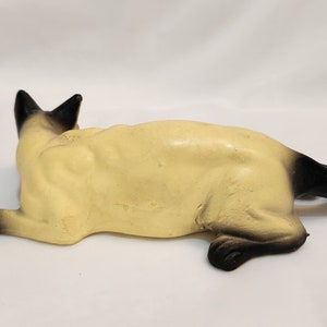 Vintage Lego Japan Siamese Cat Lounging Shelf Sitter Bisque Figurine ...