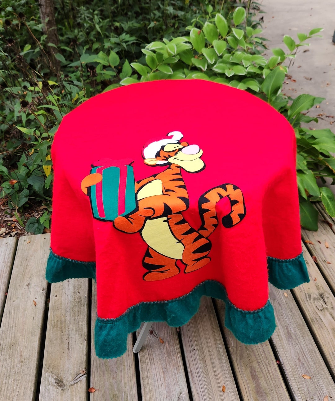 Santa Tigger Felt Round Table Cloth Winnie the Pooh Red and Green ...
