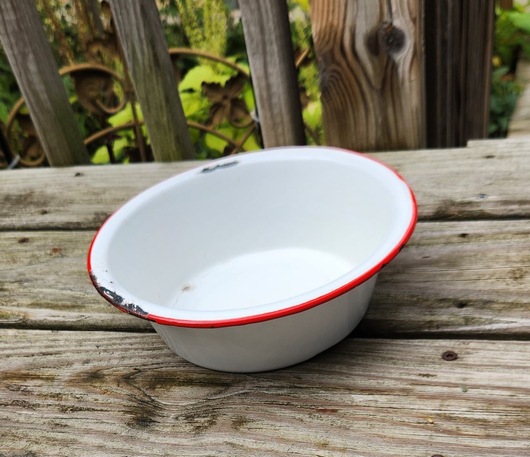 Enamel Ware Tub Basin Farm House Red Accent Trim Vintage Kitchen Decor ...