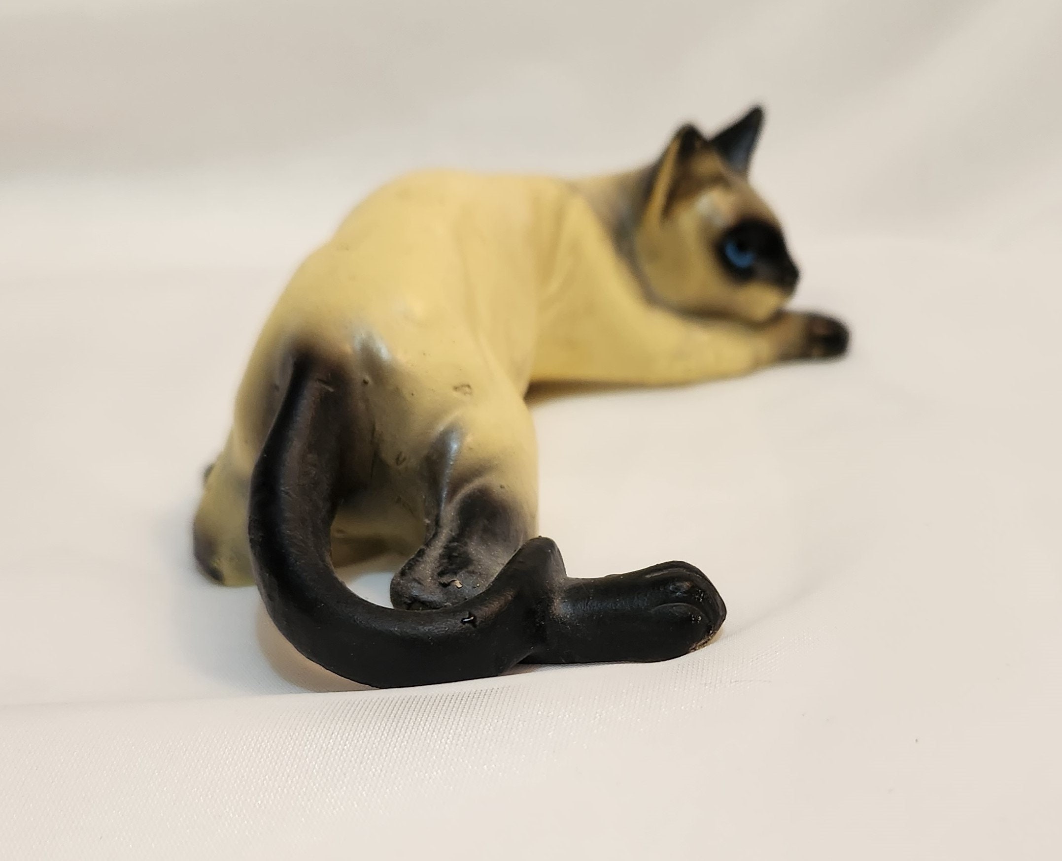 Vintage Lego Japan Siamese Cat Lounging Shelf Sitter Bisque Figurine ...