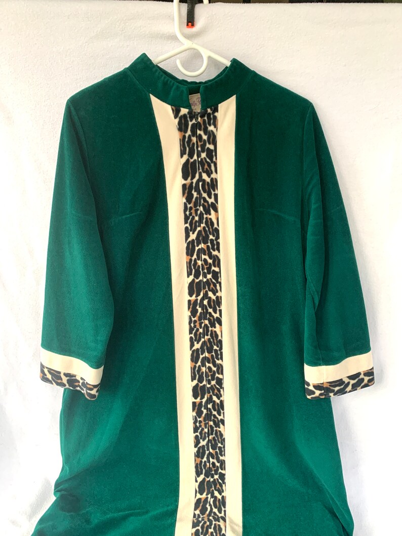 Amazing Vintage Robe. Emerald Green With Cream and Leopard Stripes Down ...