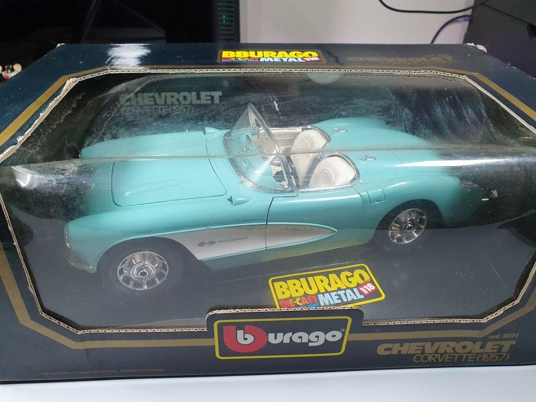Chevrolet Corvette 1957 Burago 1/18 With Box - Etsy