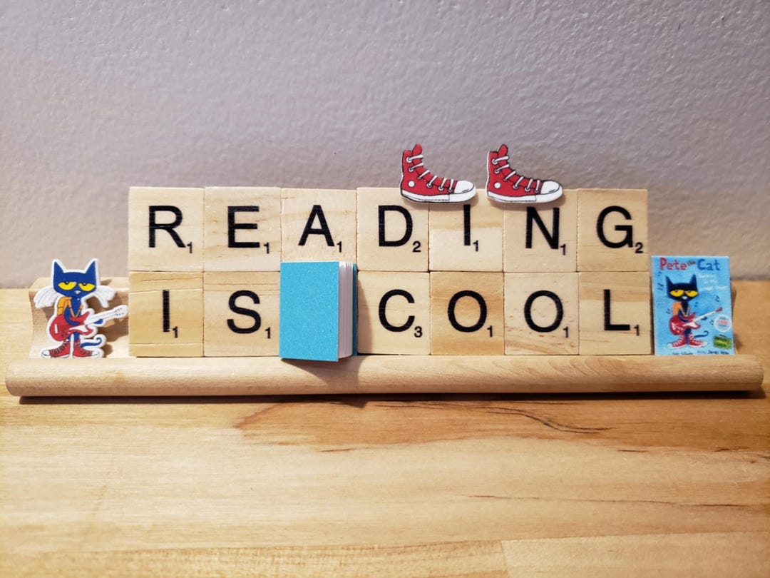 Reading is Cool Pete the Cat Scrabble Sitter for Desk, Shelf, Classroom ...