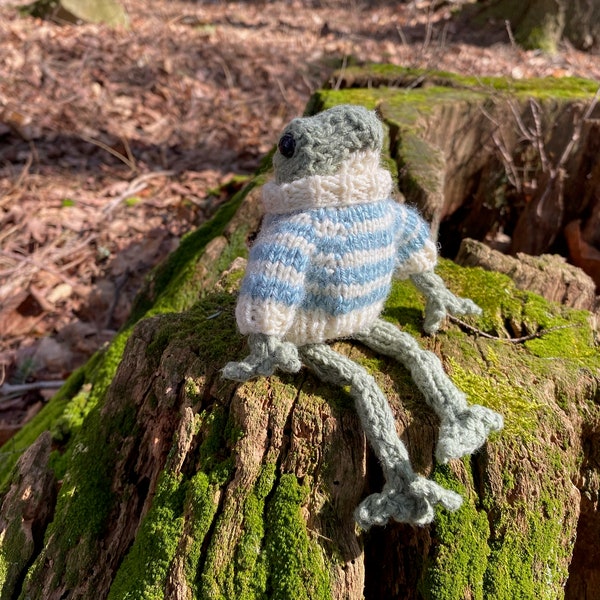Knitted Frog - Etsy