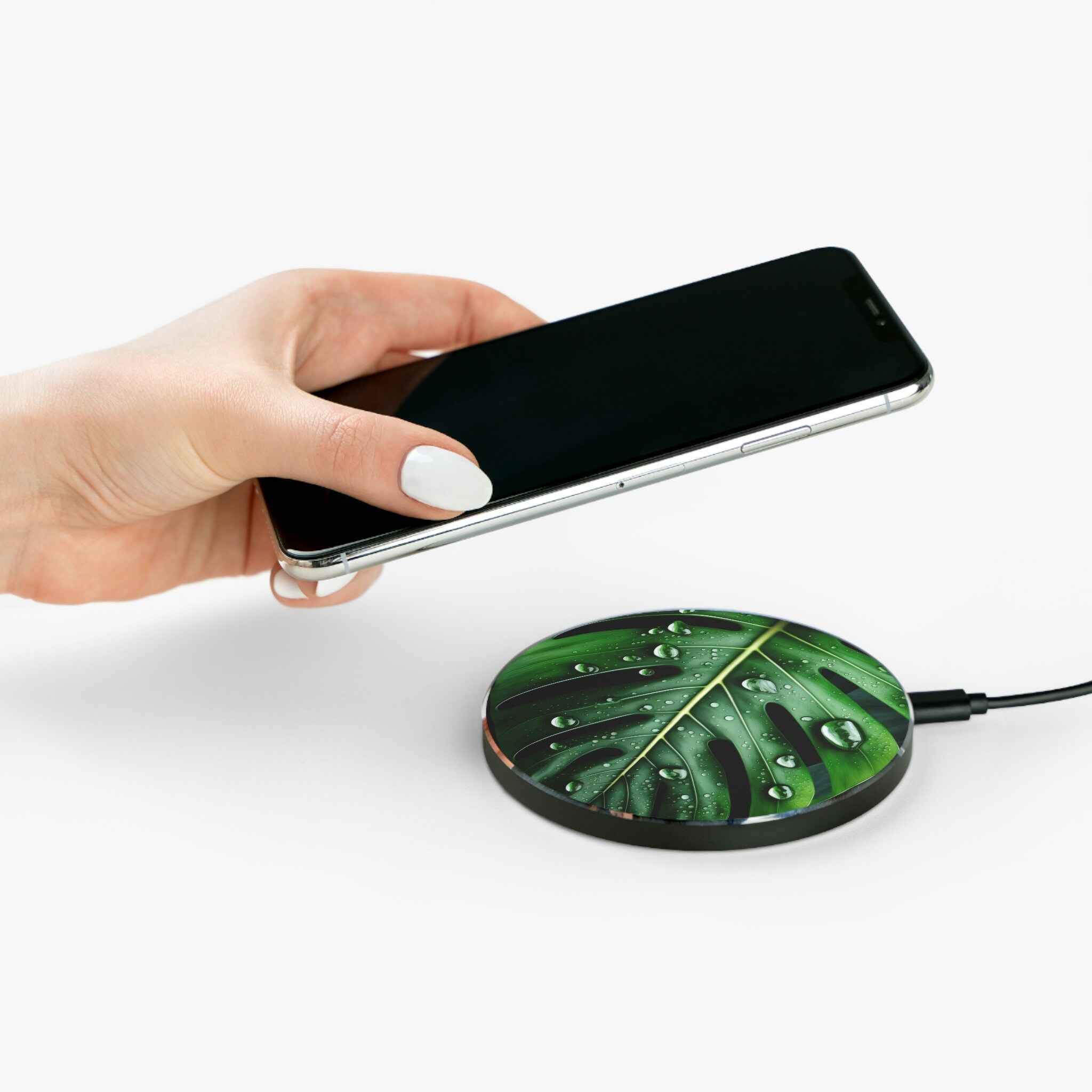 Green Tropical Leaf Wireless Charger Circle Charging Pad for iPhone 13 ...