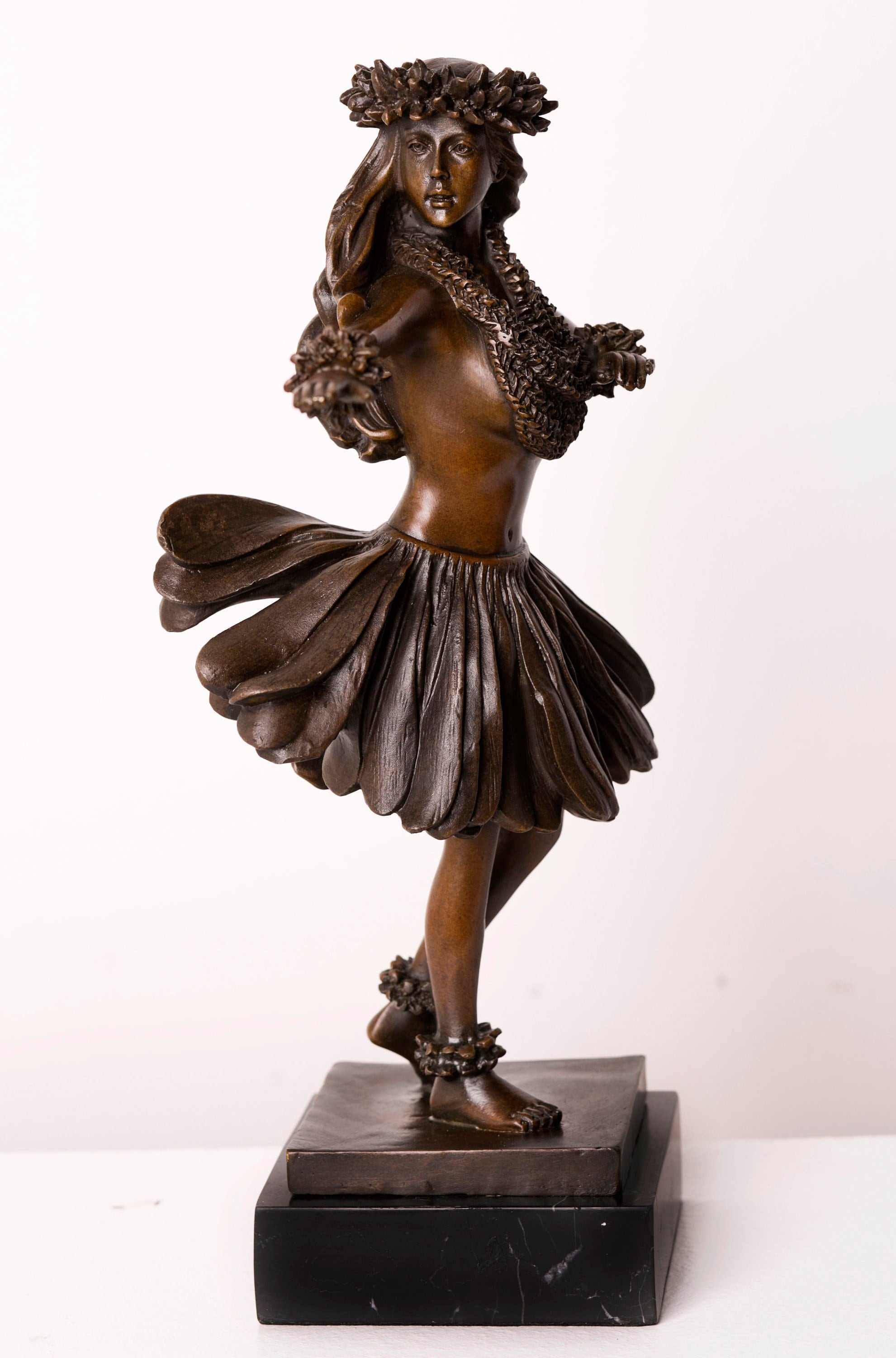 Kim Taylor Reece Bronze Statue: Kilohinani “heavenly Gaze” - Island Art ...