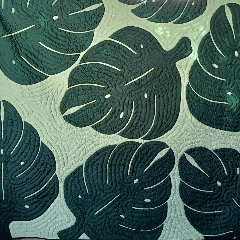 Hawaiian Quilt Bedspread Monstera Design 1 Ulu Nui Collection hawaiian ...