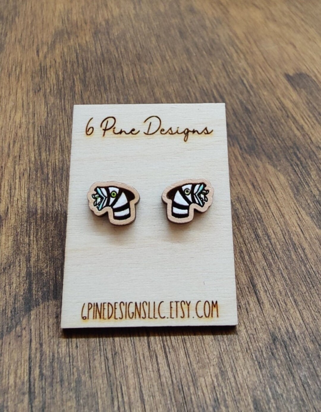 Beetlejuice Sandworm Stud Earrings - Etsy