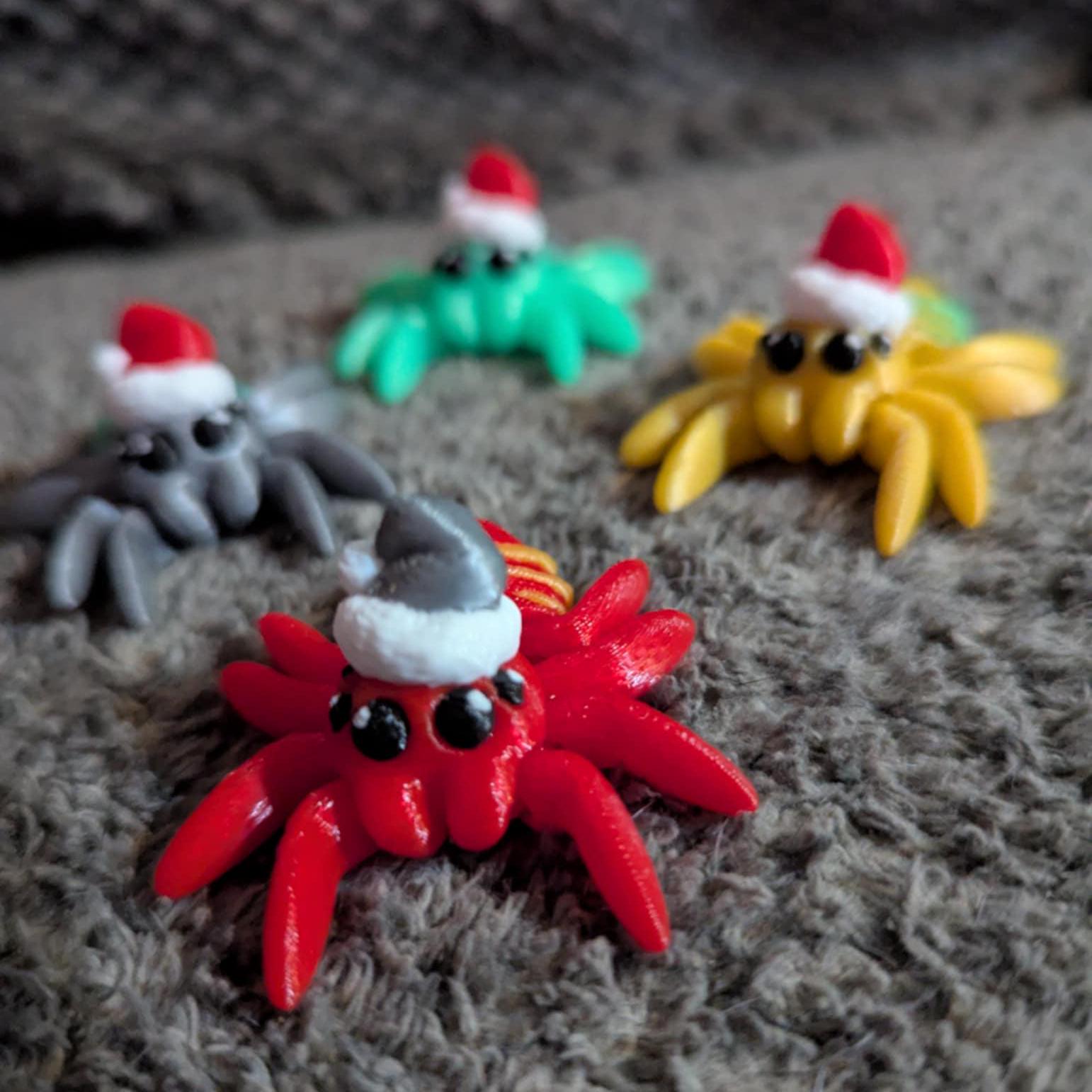 Flexi Santa Spiders / 3D Printed Christmas Spider Figurine / Jumping ...