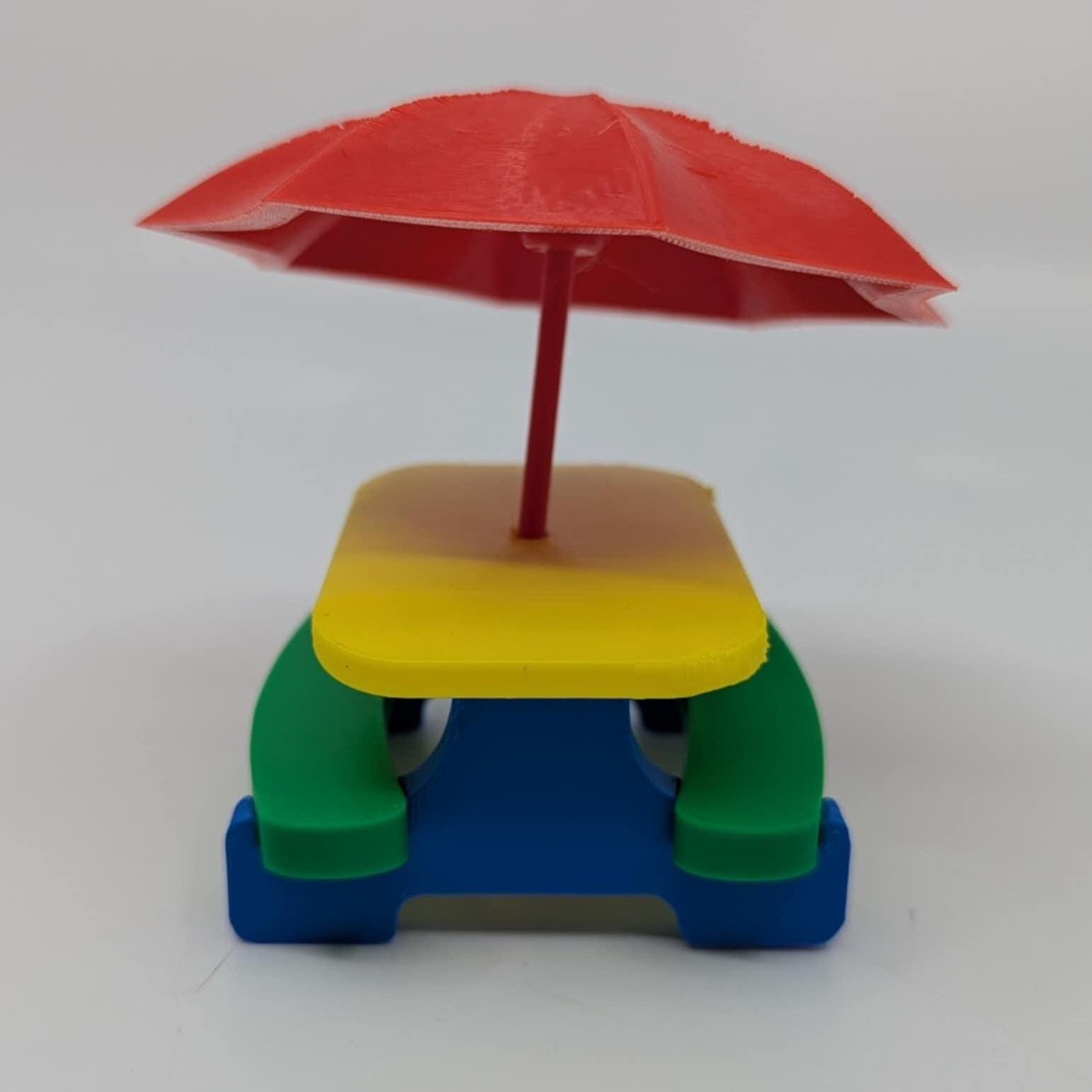 Mini Picnic Table Decor: Reptile Hide, Jumping Spider Enclosure ...