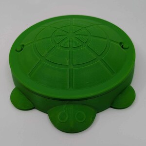 Little Tykes Turtle Sand Box With Lid: Spider Water-dish, Reptile ...
