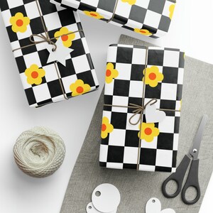 Checkered Wrapping Paper Roll, Black and White Yellow Daisies Gift Wrap ...