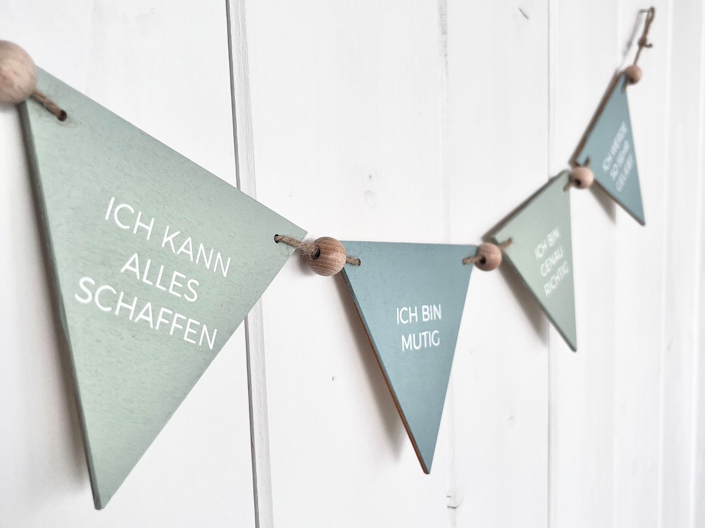 Wimpelkette aus Holz mit Affirmationen Wanddeko Holz Kinderzimmer ...