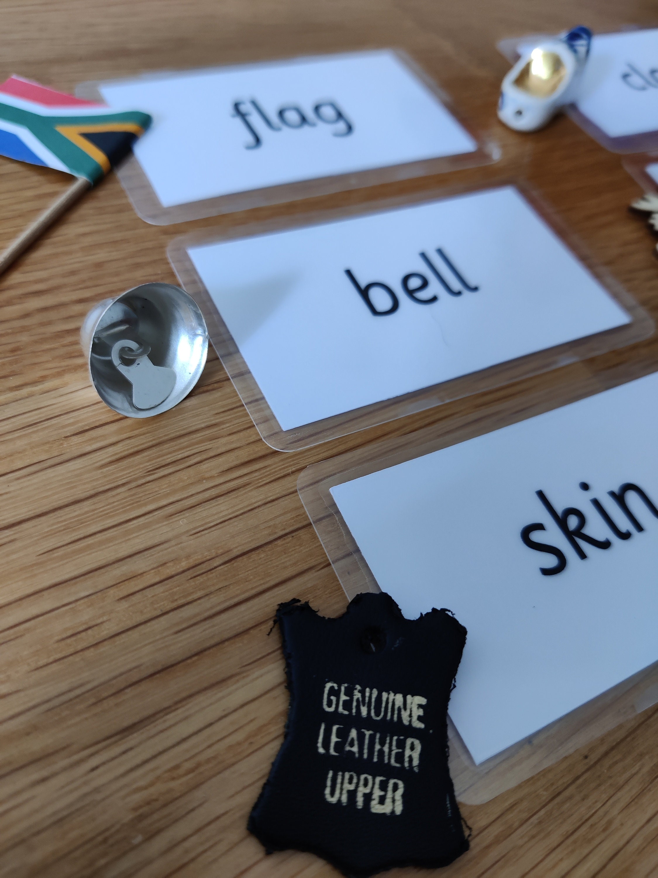 Montessori Blue Objects and Words for Early Readers. Box 1. UK Only ...