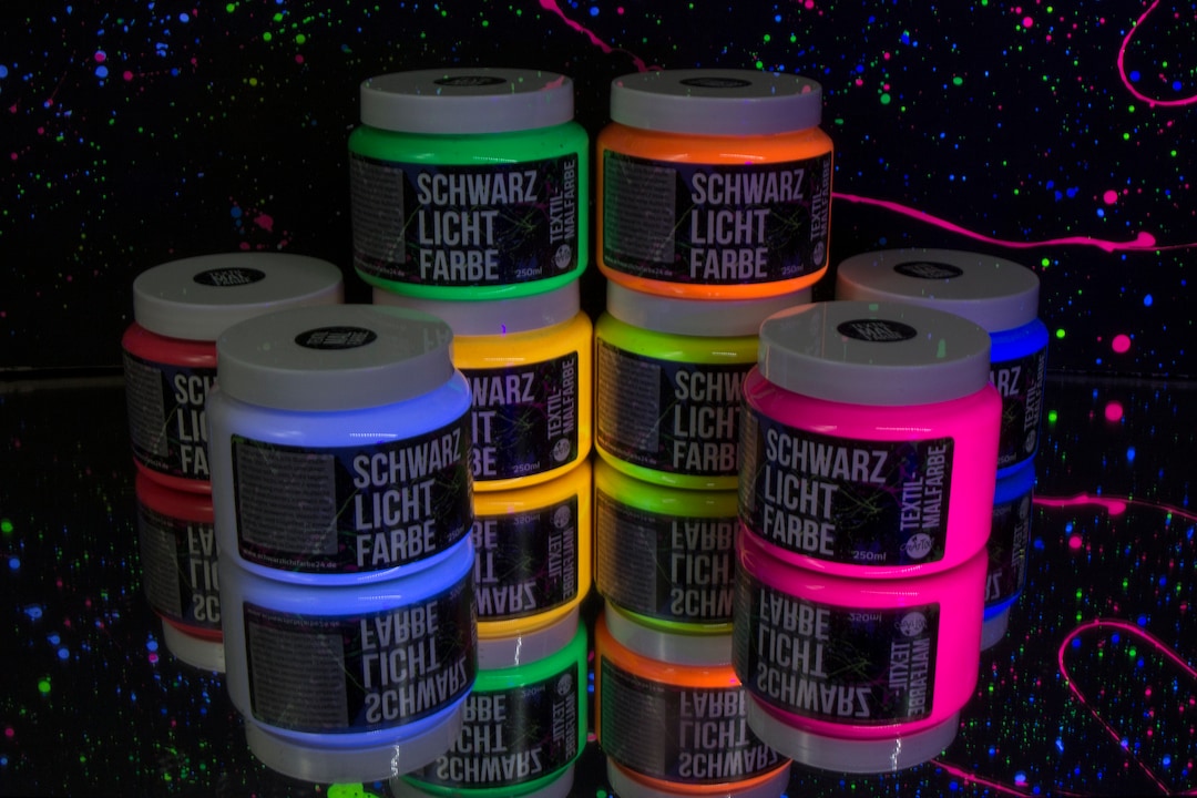 UV Textile Paint 250ml Luminous Fabric Paint Neon Fabric Paint Black ...