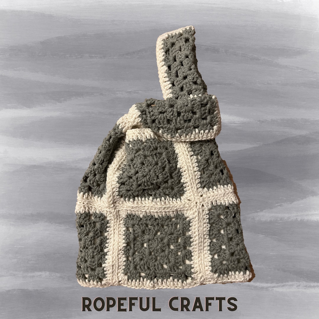 Granny Square Crochet Pouche Bag | Easy-to-follow Granny Square Crochet ...