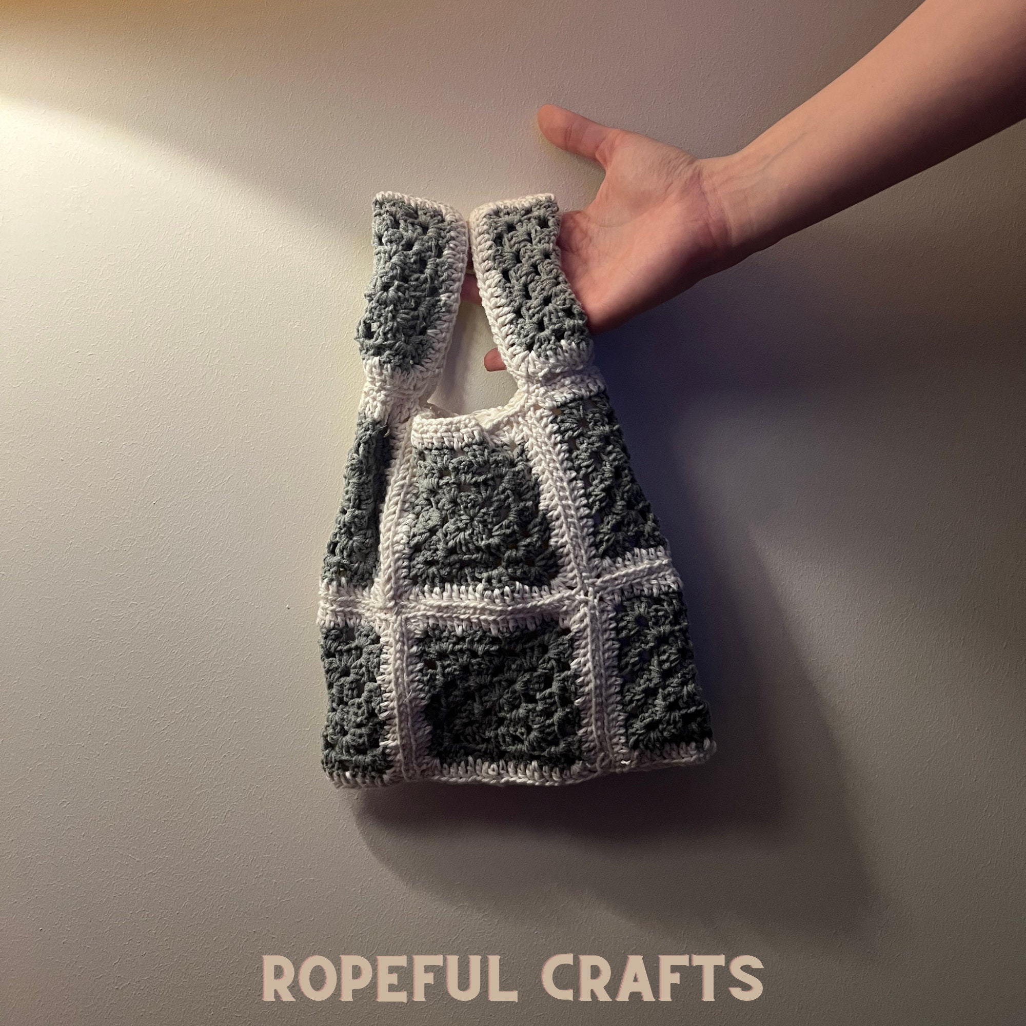 Granny Square Crochet Pouche Bag Easy-to-follow Granny Square Crochet ...