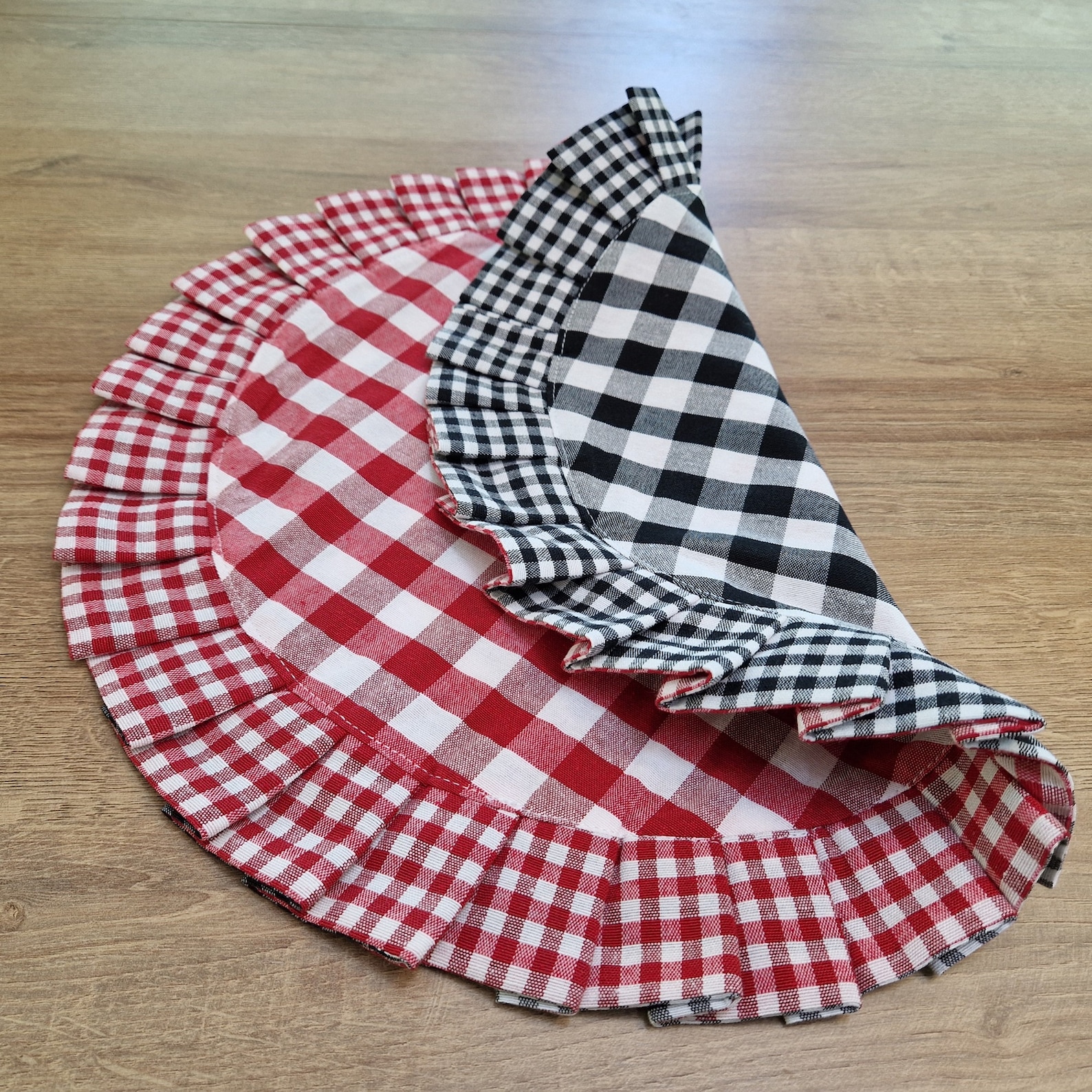 Gingham Placemats With Ruffles: Reversible Black and Red Checkered ...