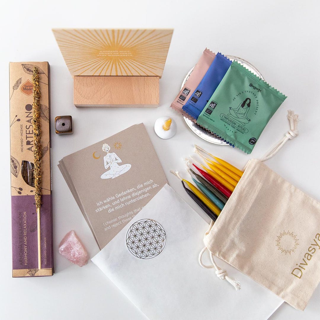 Mindfulness Gift Set: 20-minute Candles, Affirmation Cards, Card Holder ...