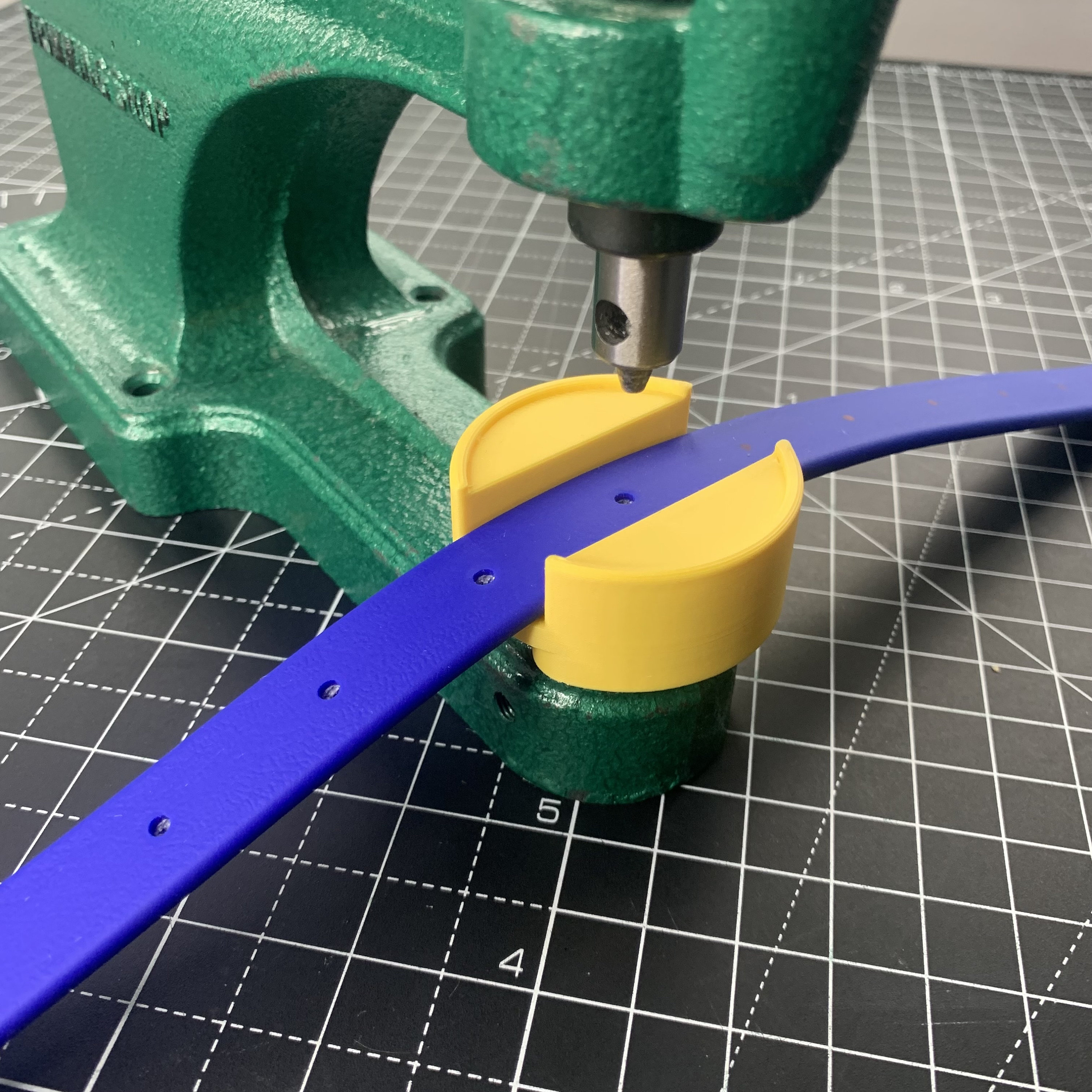 Self Centering Die Made for Biothane® Beta® Super Heavy - Etsy New Zealand