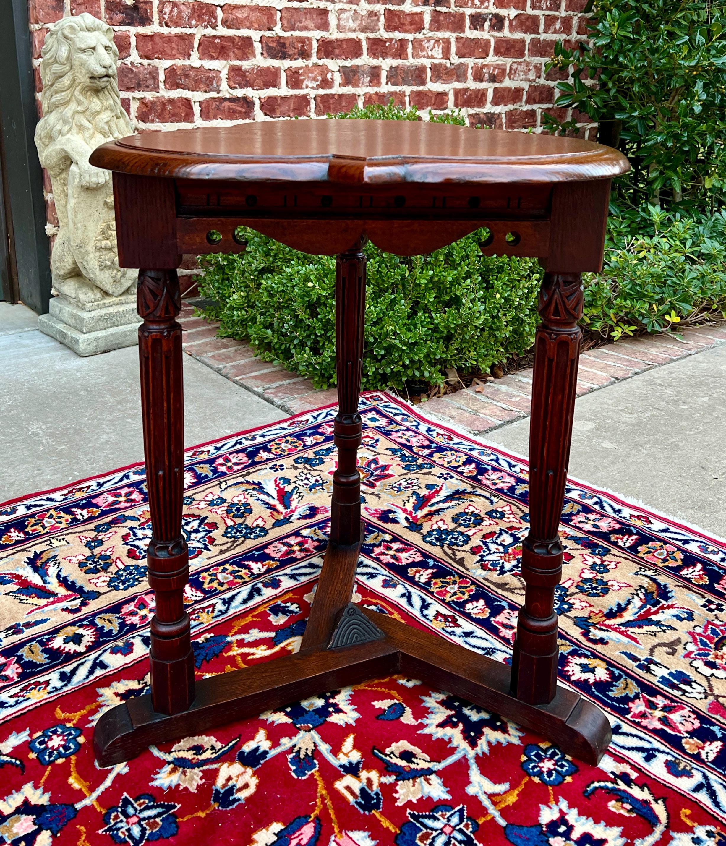 Antique English Clover Leaf End Table Side Table Accent Table Honey ...