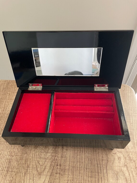 Vintage Japanese Music Box - Gem