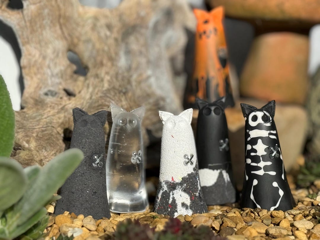 Cross Your Heart Ghosts Black & White Stone Statue Cat Ghost Was ...