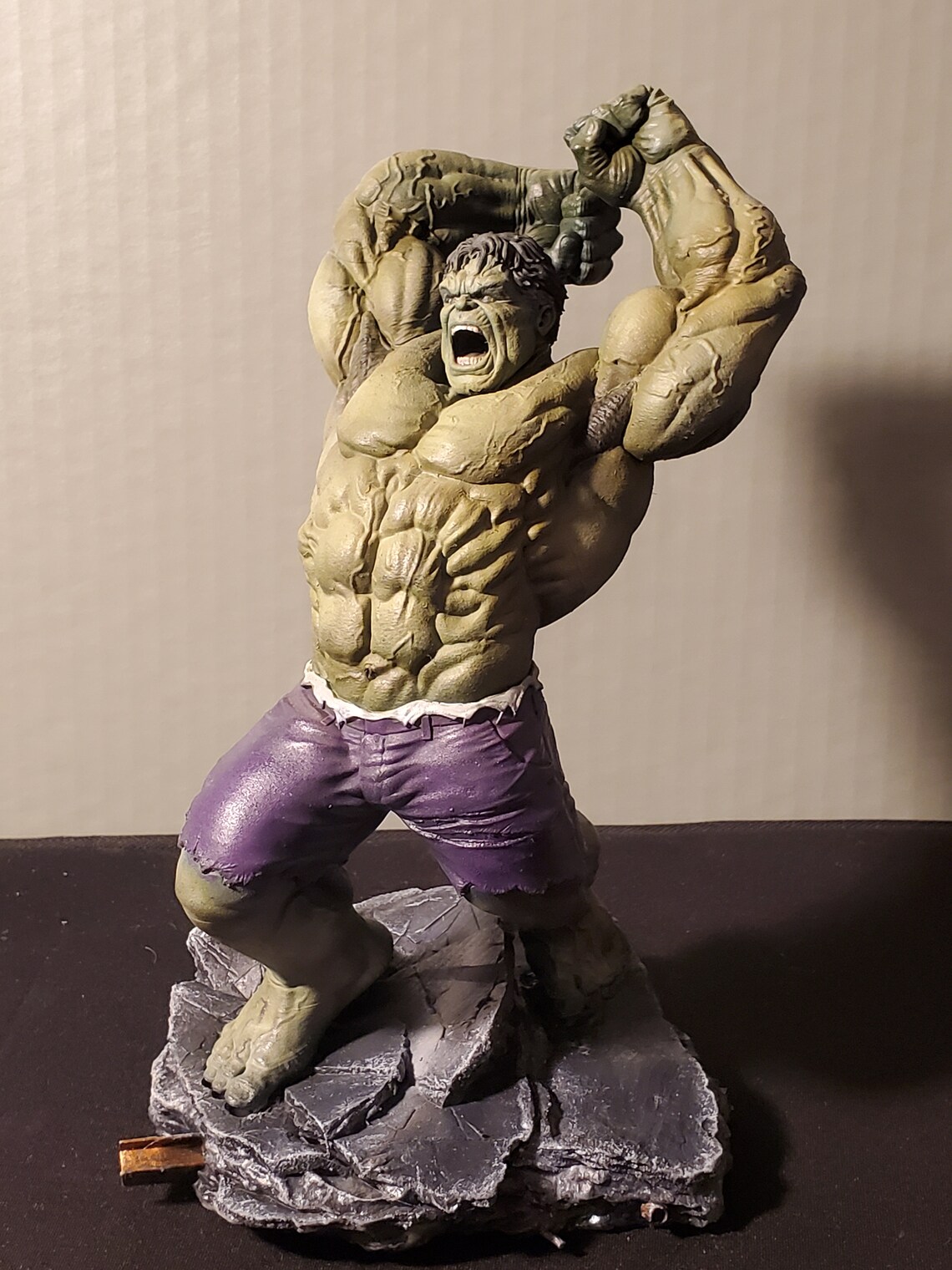 1:10 Scale Incredible Hulk Hand Painted Statue 9 Tall - Etsy