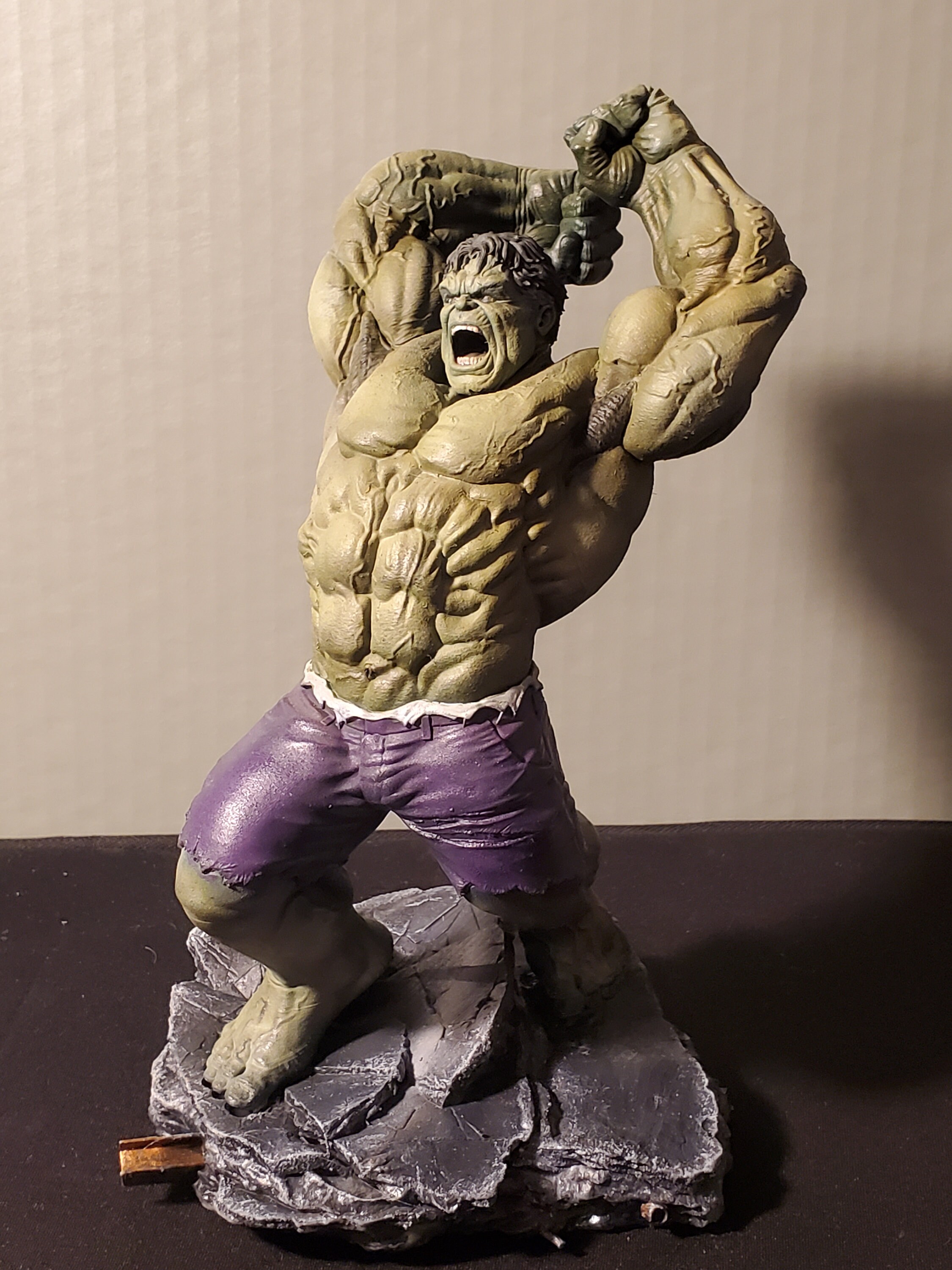 1:10 Scale Incredible Hulk Hand Painted Statue 9 Tall - Etsy