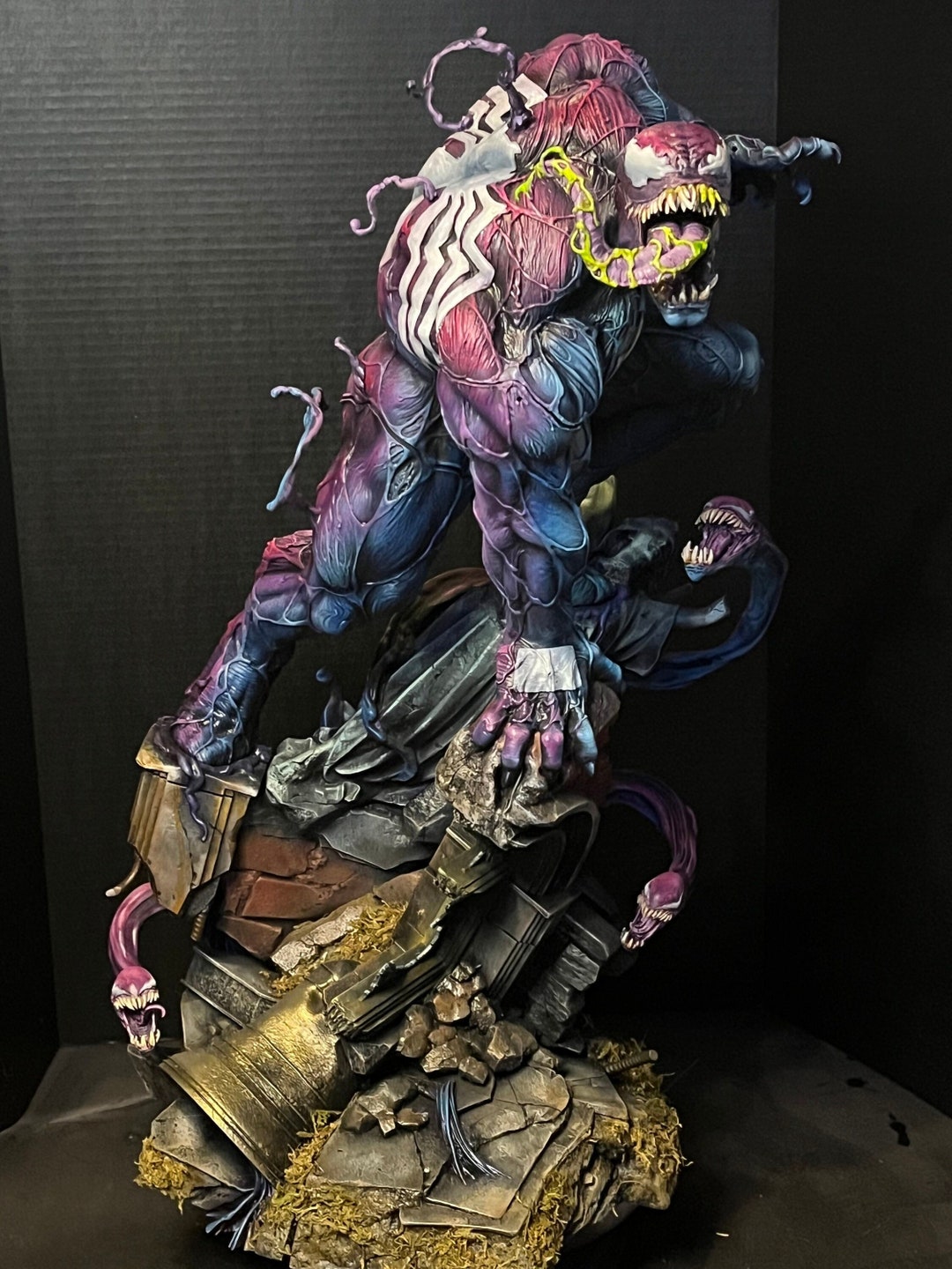 HUGE Hand Painted Resin Venom Statue 1:4 Scale 27 Tall - Etsy