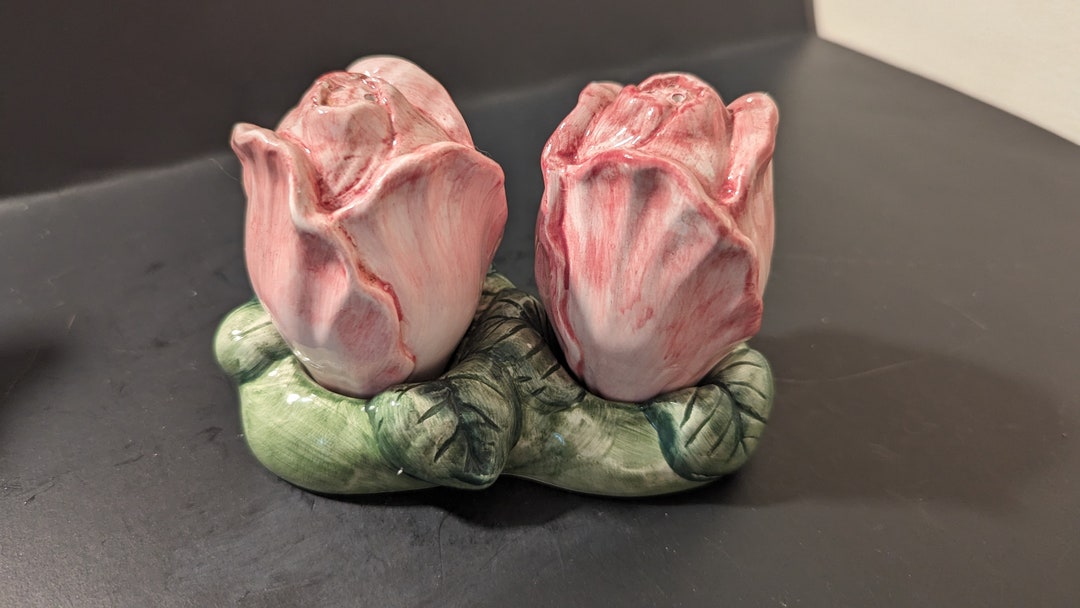 Vintage Bombay Company Ceramic Pink Rosebud Salt and Pepper Shakers Set ...