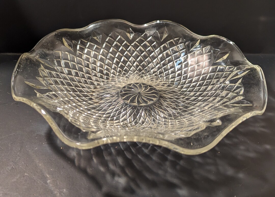 Large Ruffled Edge Glass Diamond Pattern Bowl - Etsy