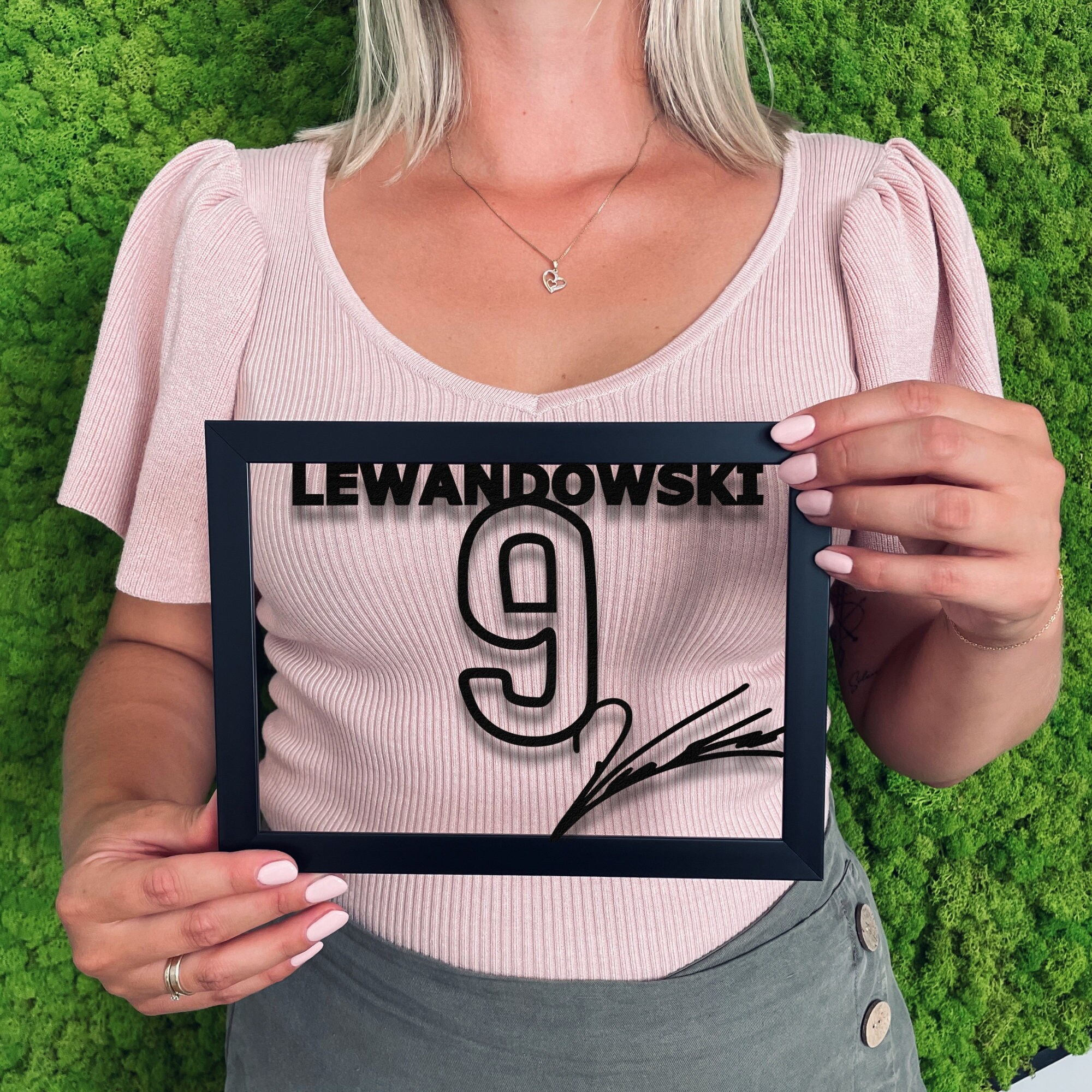 Robert Lewandowski RL9 Signature Outline Frame Soccer Gift - Etsy