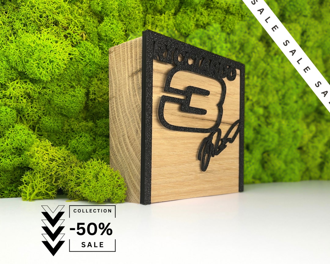 Daniel Ricciardo Signature Formula 1 Driver F1 Gift Oak Stand - Etsy