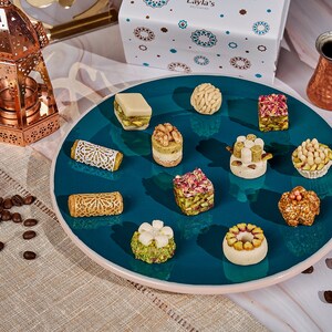 Ramadan Kareem Sweets Gift Box | Luxury Packaging | Halal - Vegan ...