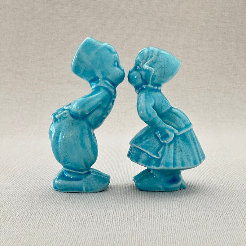 Vintage Holland Dutch Kissing Figurines, Aqua Blue. - Etsy