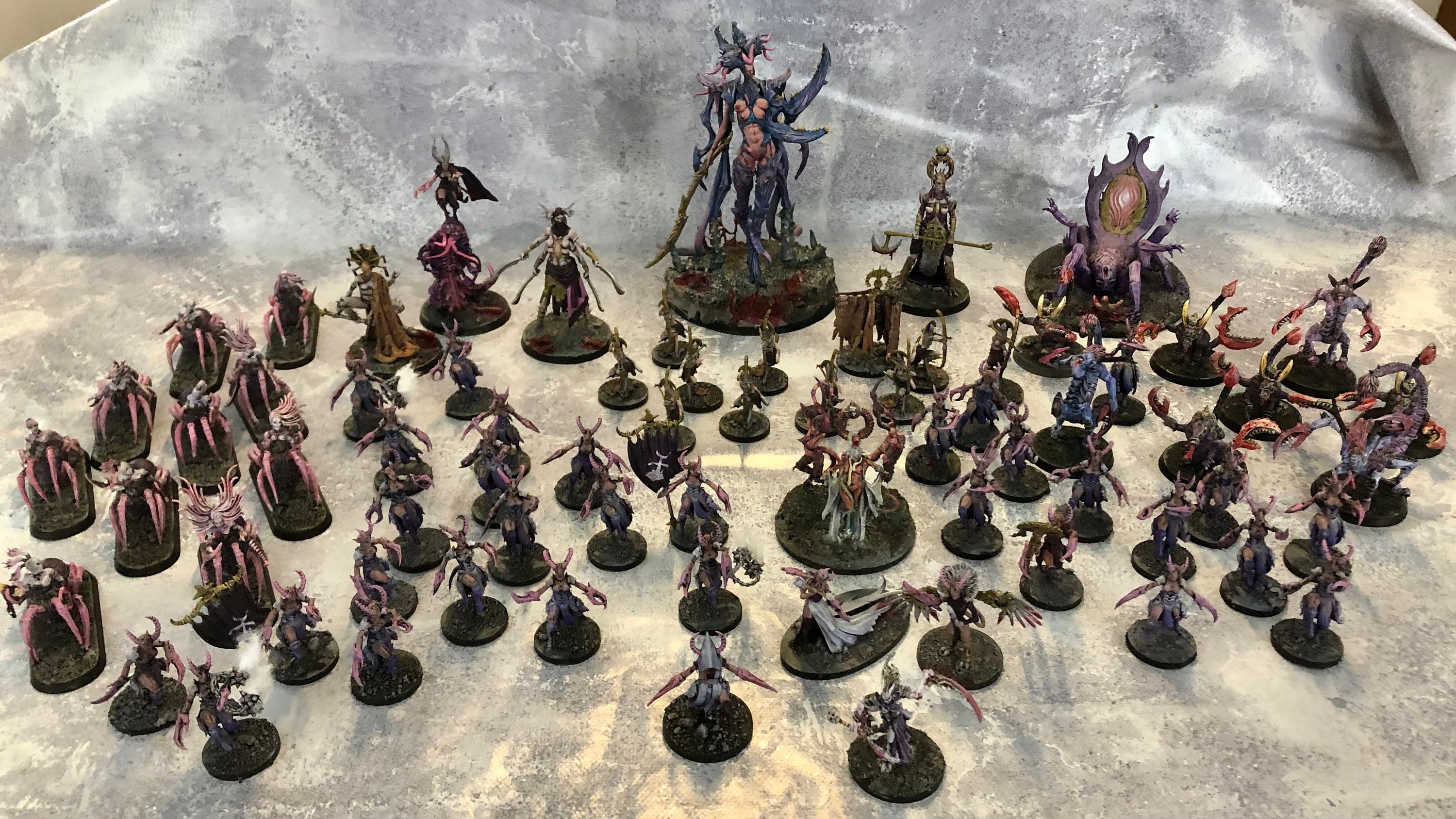 CUSTOM ARMY SAMPLE - Slaanesh Chaos Daemons Fully Painted Grimdark Army ...