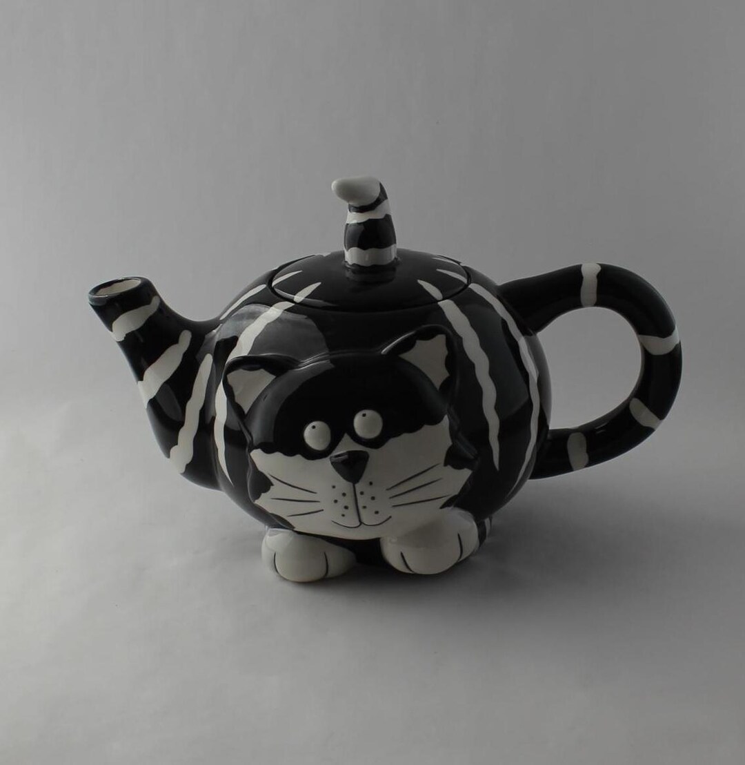 Burton and Burton Chester the Cat Teapot - Etsy