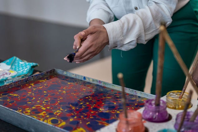 Ebru Art Ready-to-use Marbling Liquid - Pour the Liquid Into the Tray ...