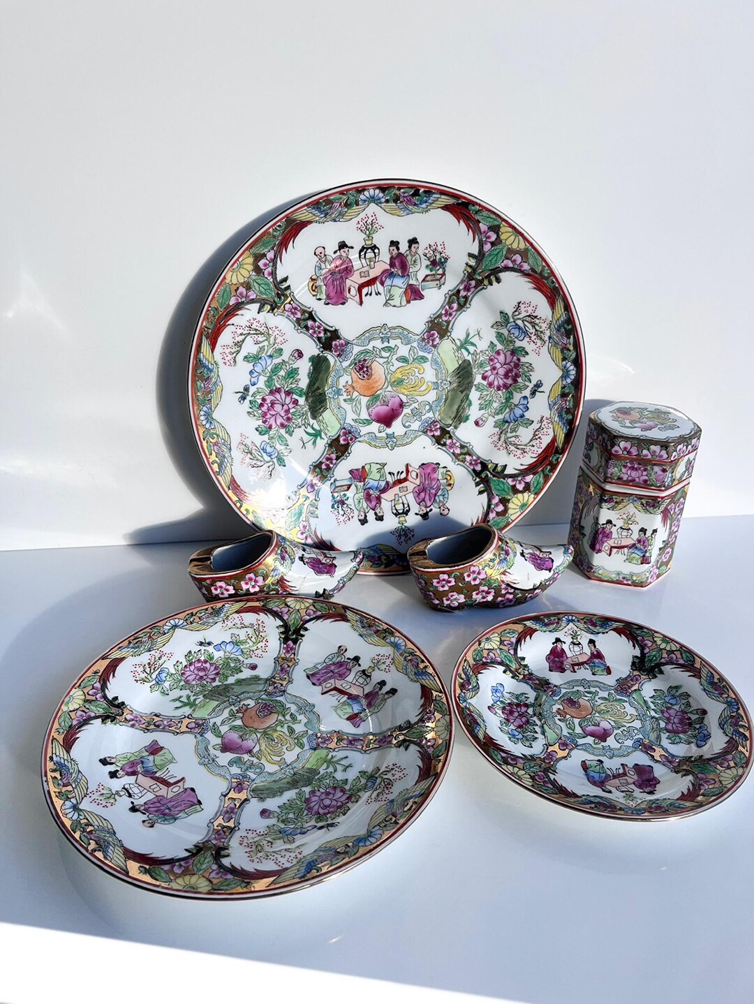Vintage Chinese Porcelain Set Famille Rose Three Plates Cigarette Can ...
