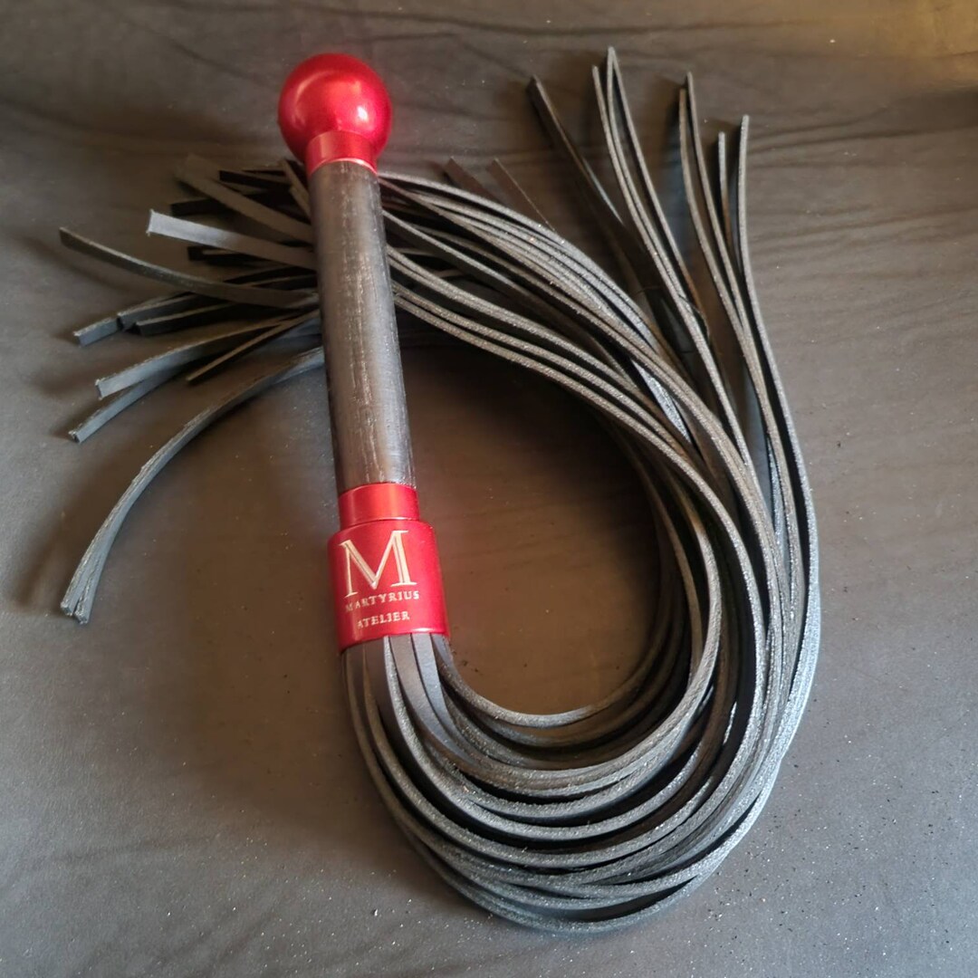 High-quality Flogger Made of Stainless Steel, Smoked Oak and Leather - Etsy