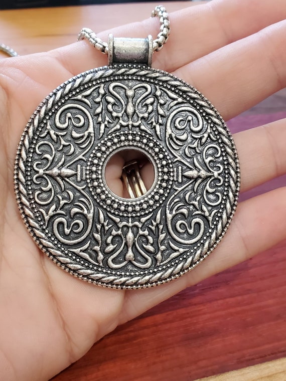 Vintage Chunky Necklace, Round Scroll Design Silver T… - Gem