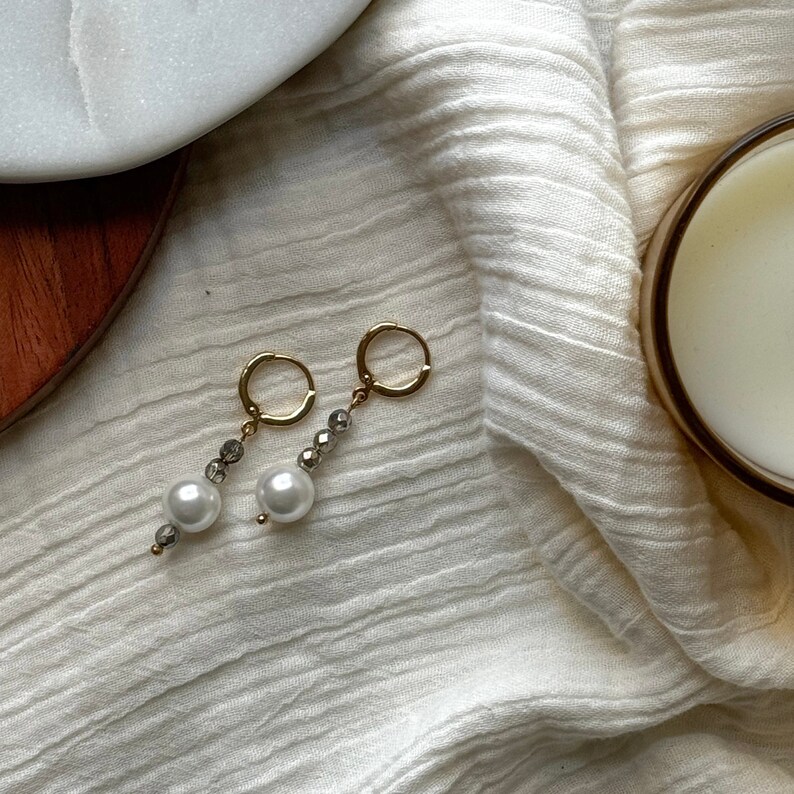 Coquette Old Money Aesthetiс Pearl Drop Hoop Earrings in Gold/silver ...